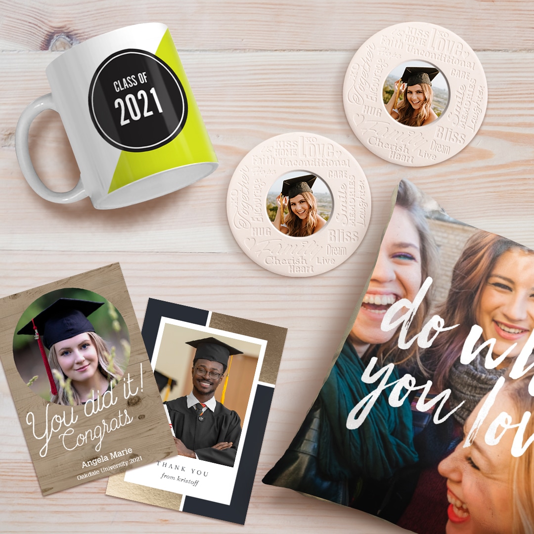 HOW TO USE EMBELLISHMENTS TO MAKE A CUSTOM GRADUATION GIFT | Snapfish US